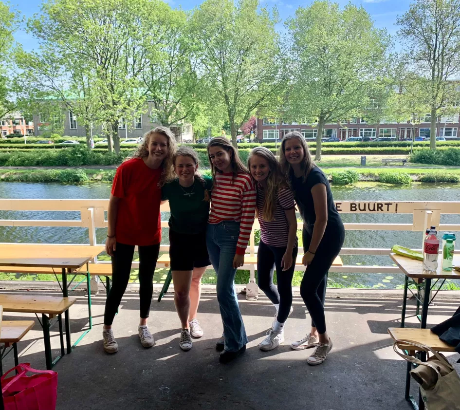 Studenten roeien 100 km voor mensen op de vlucht | ZOA